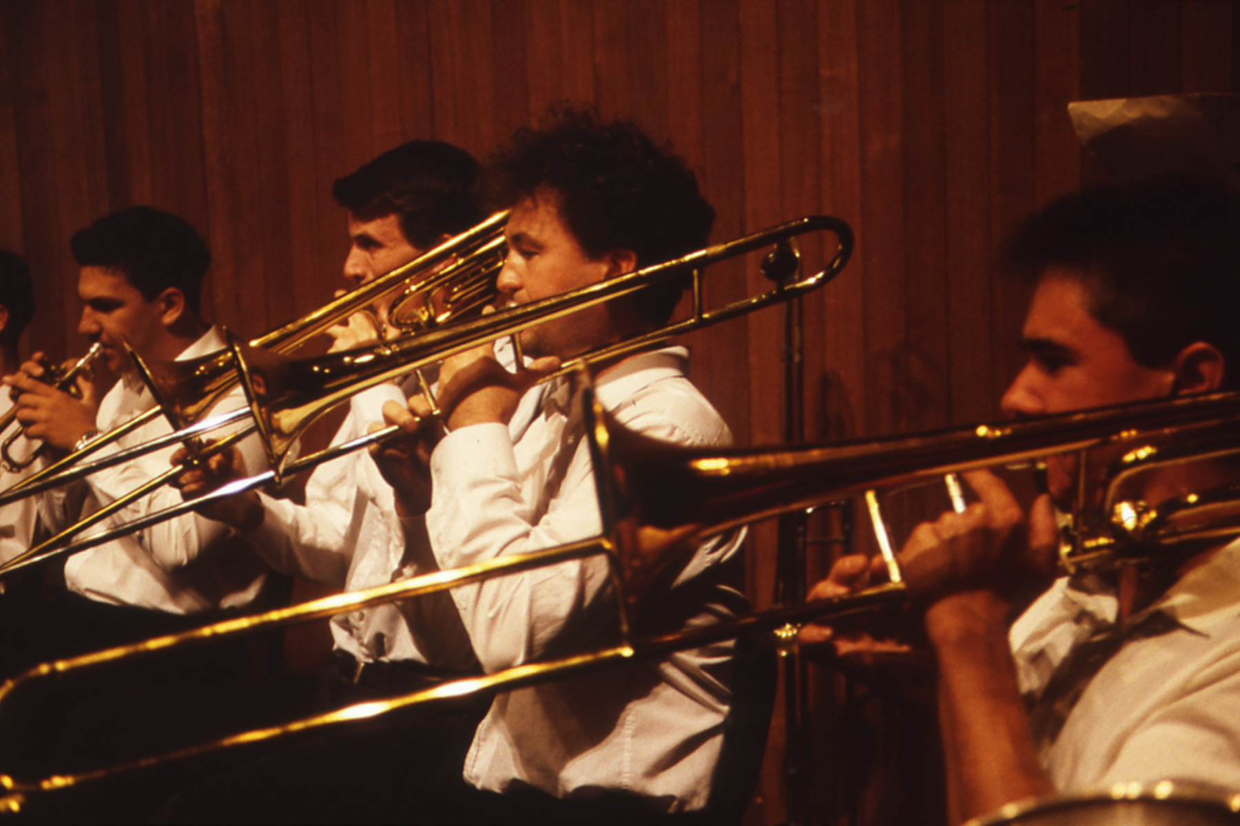 14-459-48-UNSWO 1993 David Gilfillan, centre | CutCommon