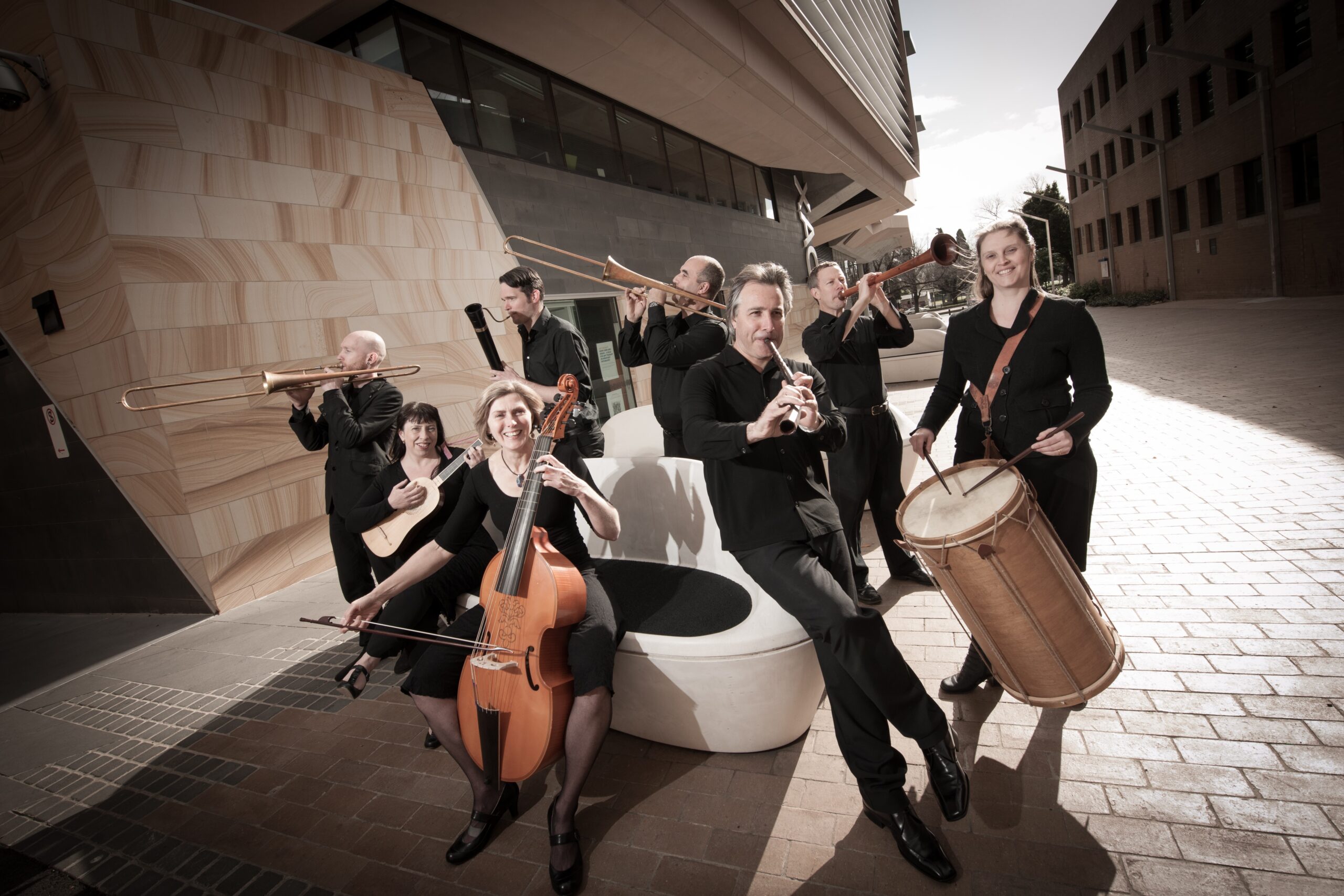 la Compania 3 | CutCommon